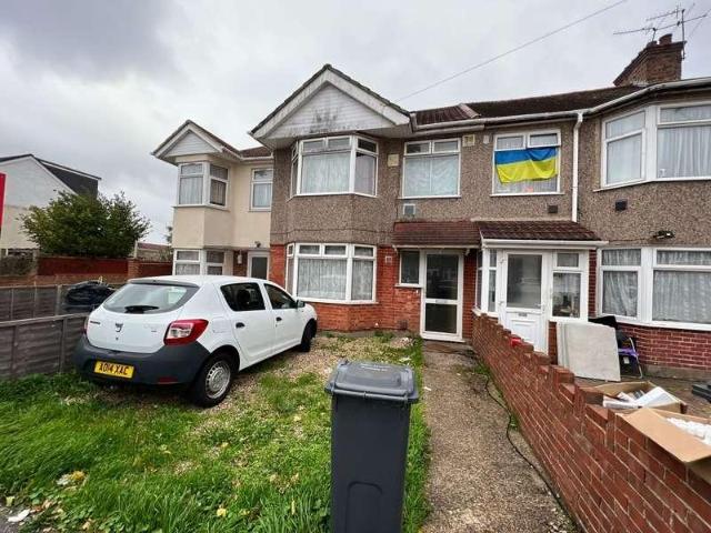 4 bed house to rent