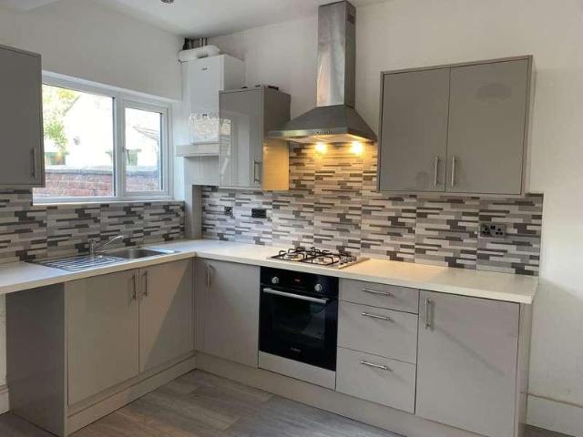 4 bed house to rent