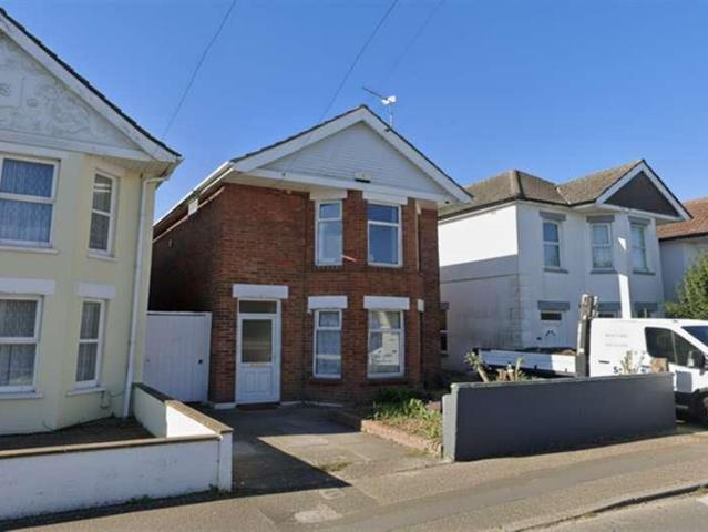 4 bed house to rent