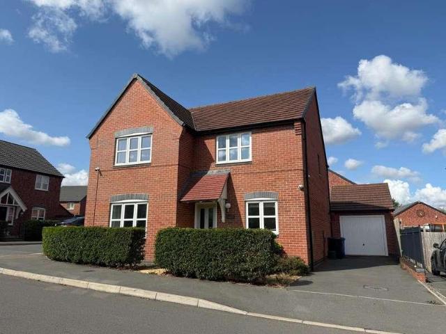 4 bed house to rent