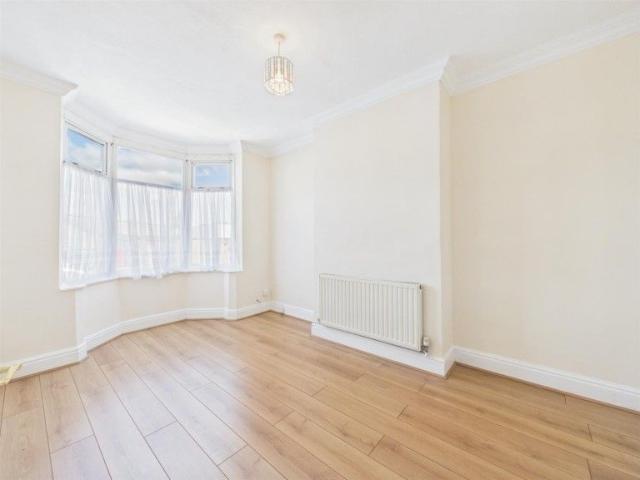 4 BED House To rent
