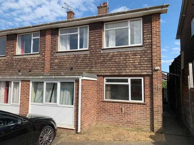4 bed house to rent