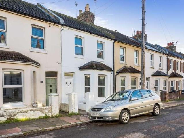 4 bed house to rent