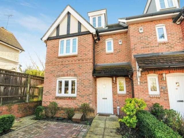 4 bed house to rent