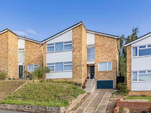 4 bed house to rent