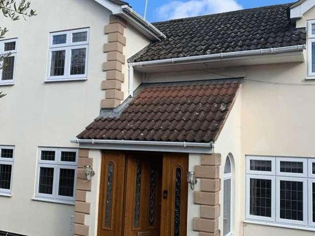 4 bed house to rent