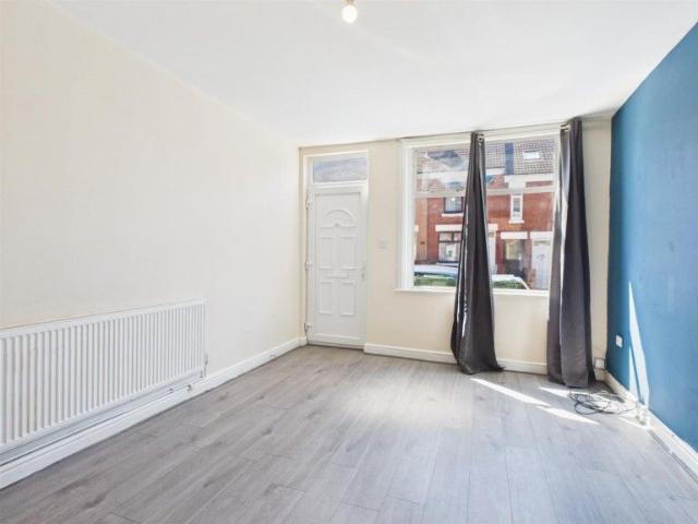4 BED House To rent