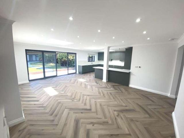 4 bed house to rent