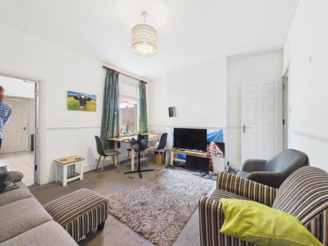 4 BED House To rent