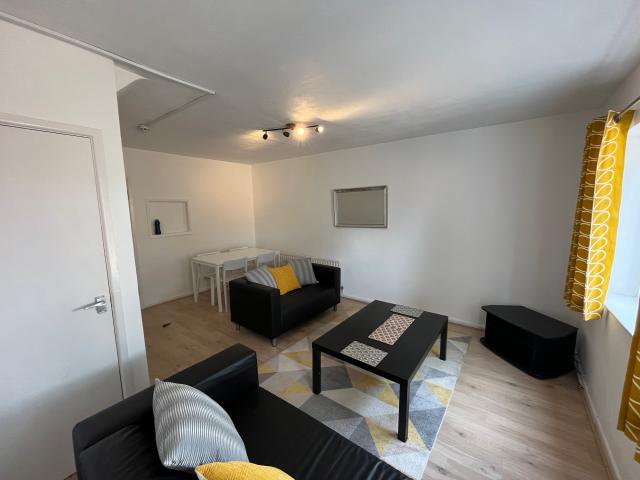 4 Bed House at Trelawney Close, Worcester WR2 4HG, United Kingdom