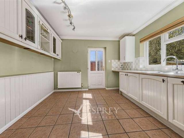 4 bed house for sale