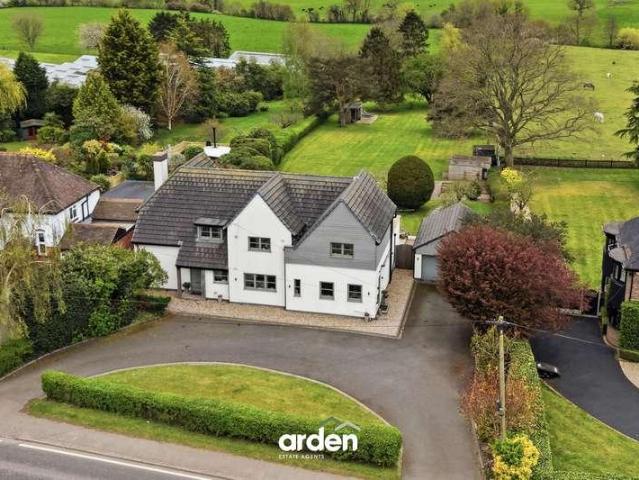 4 bed house for sale