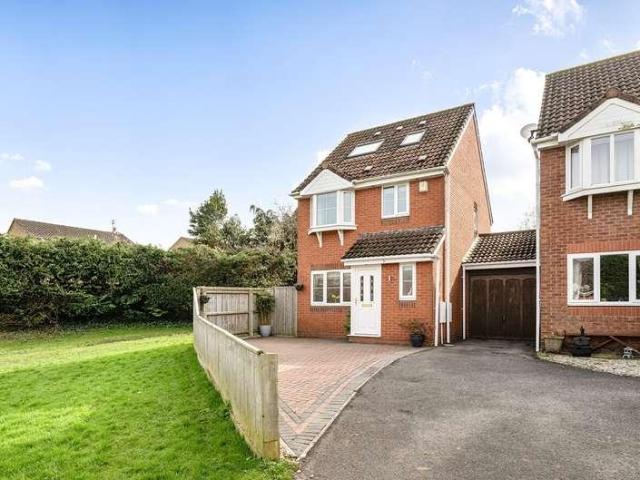 4 bed house for sale