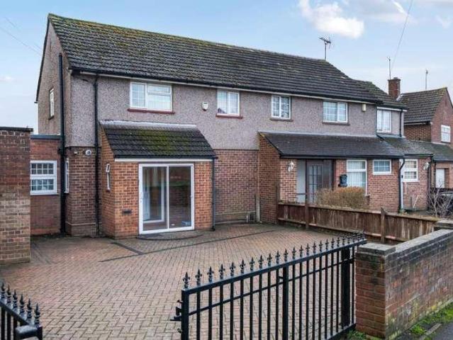 4 bed house for sale
