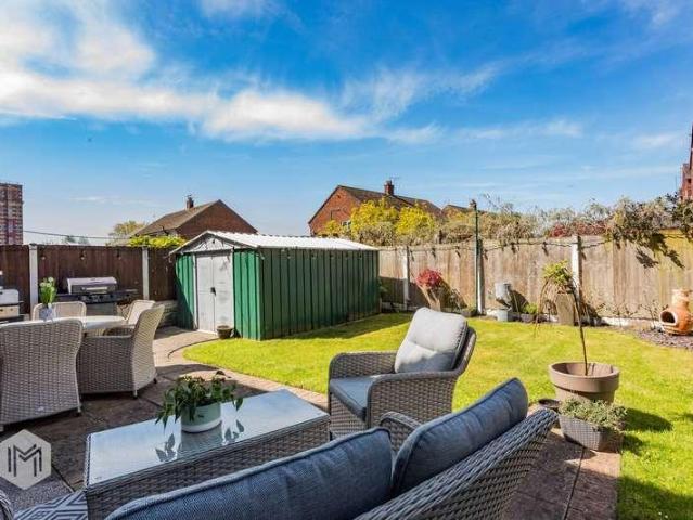 4 bed house for sale