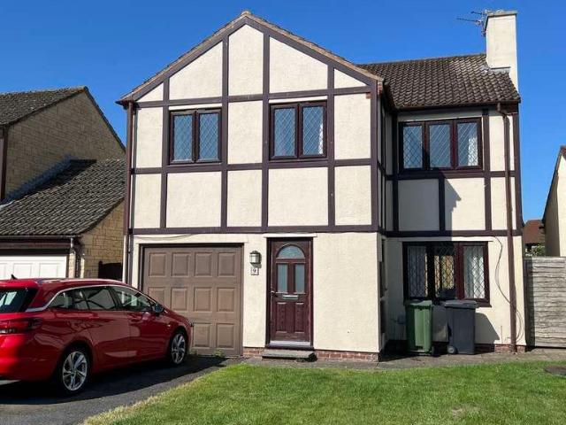 4 bed house for sale