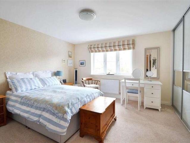 4 bed house for sale