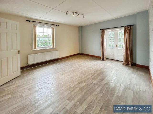 4 bed house for sale