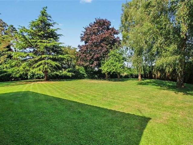 4 bed house for sale