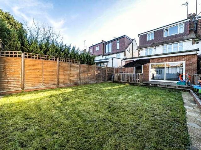 4 bed house for sale