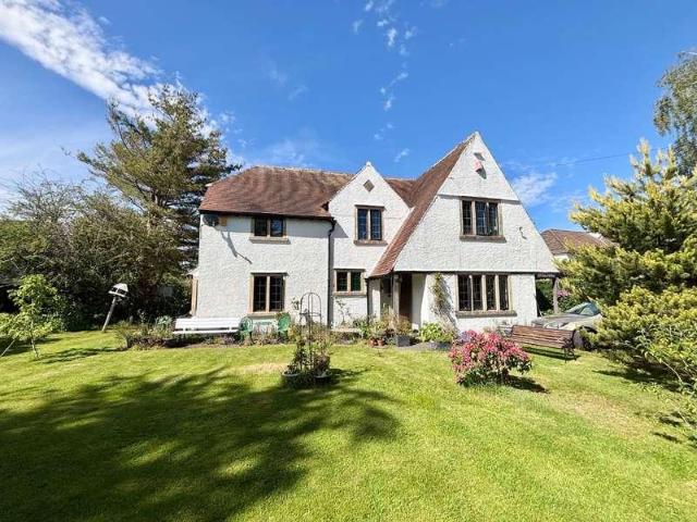 4 bed house for sale