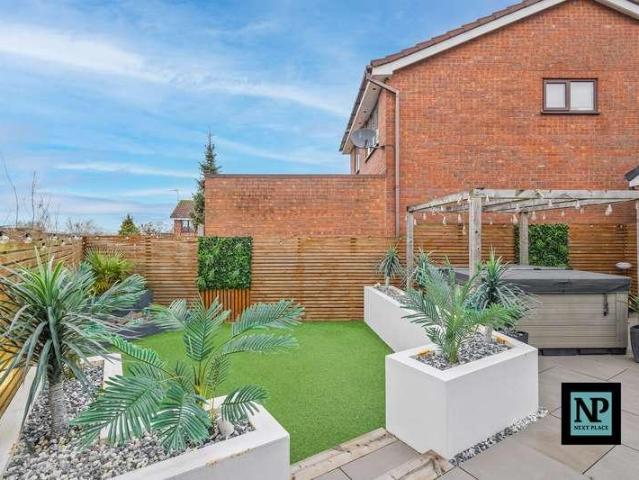 4 bed house for sale