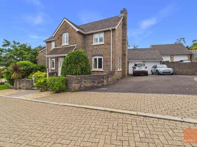 4 bed house for sale
