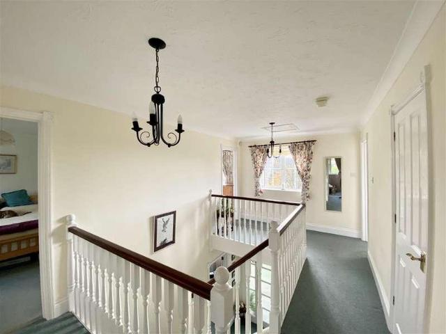 4 bed house for sale