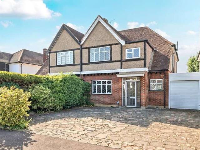 4 bed house for sale