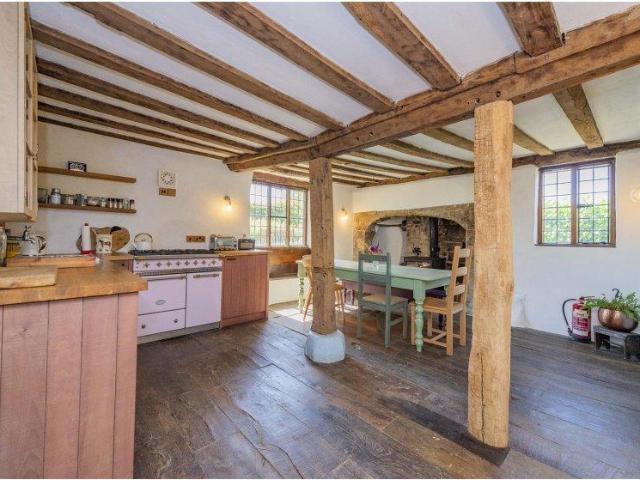 4 bed house for sale