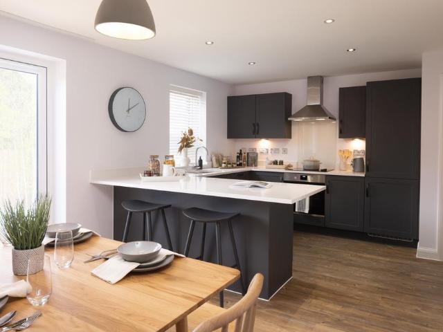 4 bed house for sale