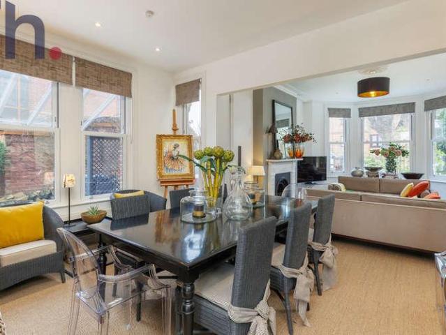 4 bed house for sale