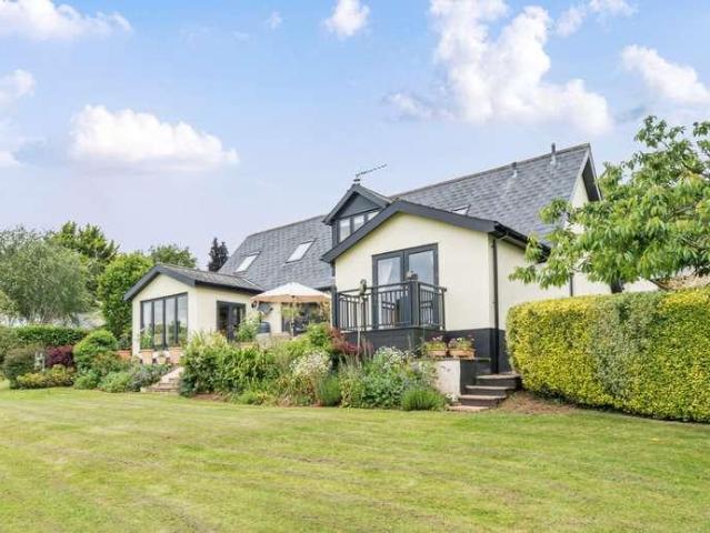 4 bed house for sale