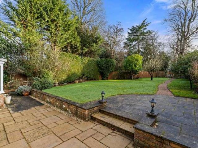 4 bed house for sale
