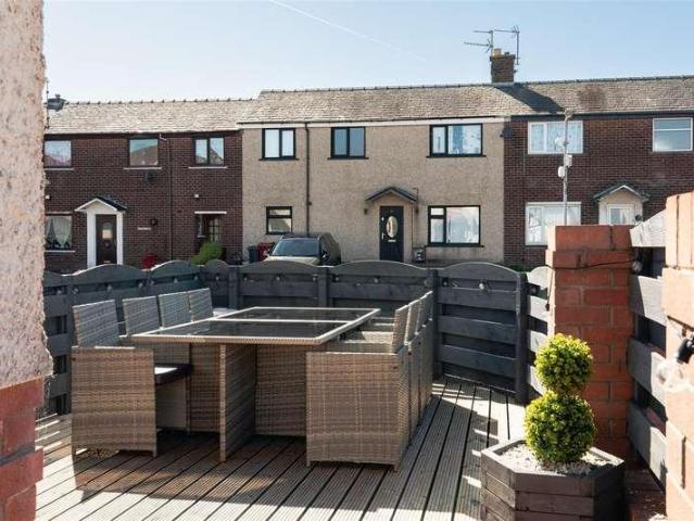 4 bed house for sale