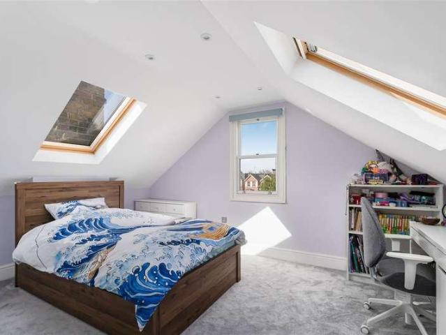 4 bed house for sale