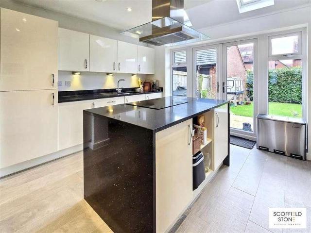 4 bed house for sale