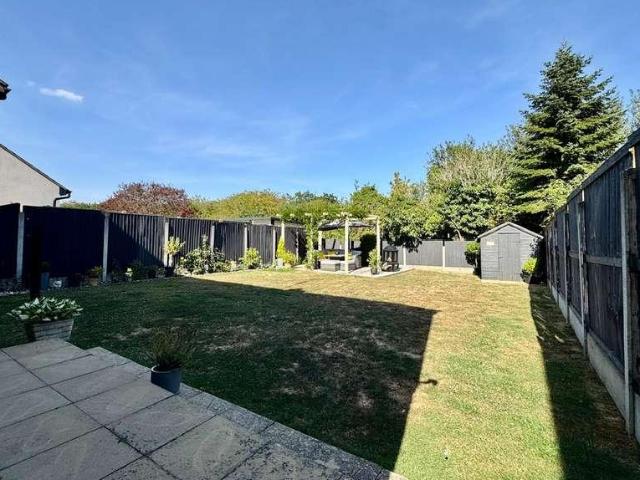 4 bed house for sale