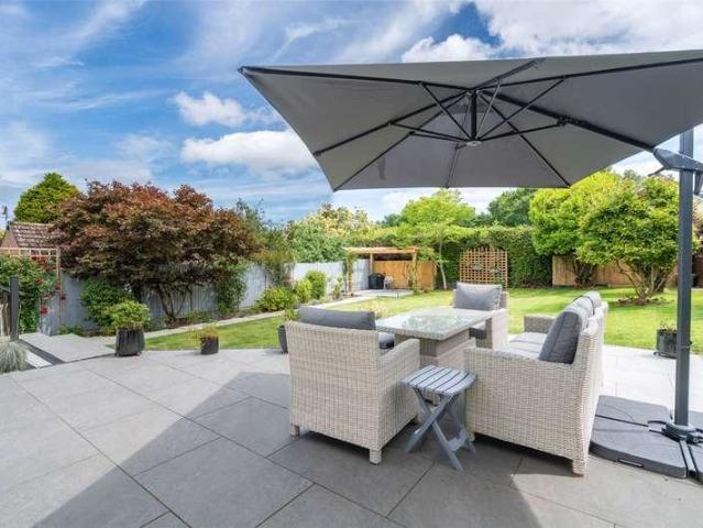 4 bed house for sale