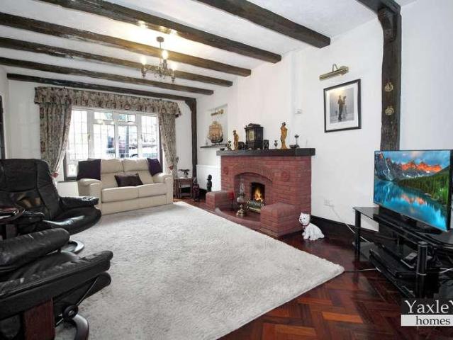 4 bed house for sale