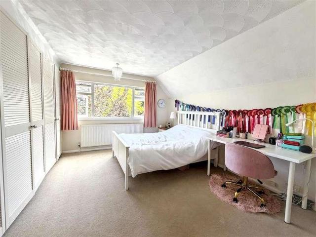 4 bed house for sale