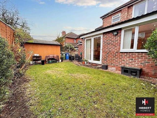 4 bed house for sale