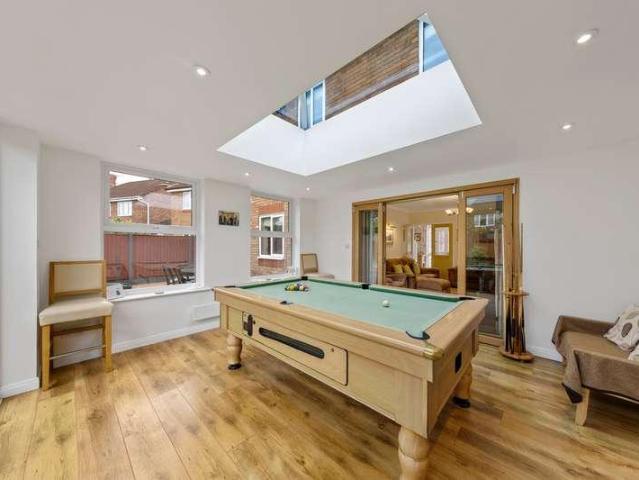 4 bed house for sale