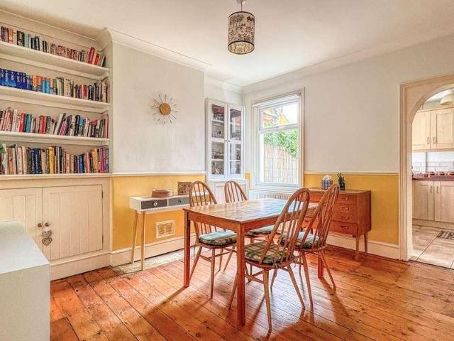 4 bed house for sale
