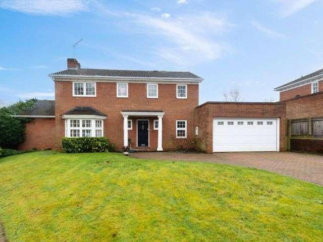 4 bed house for sale