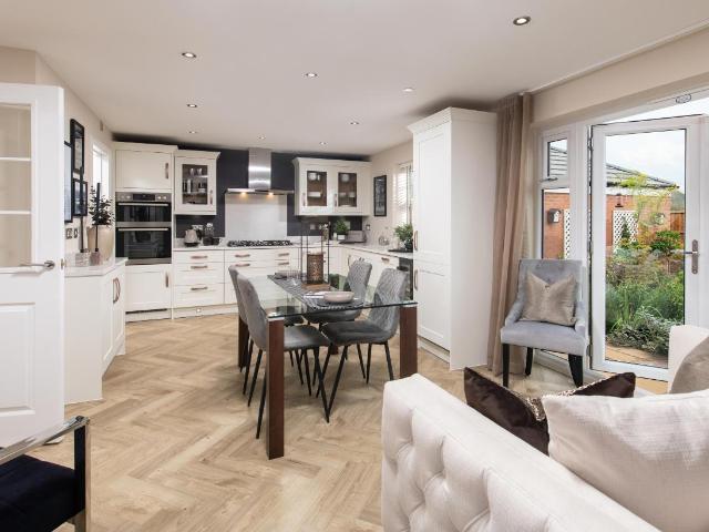 4 bed house for sale