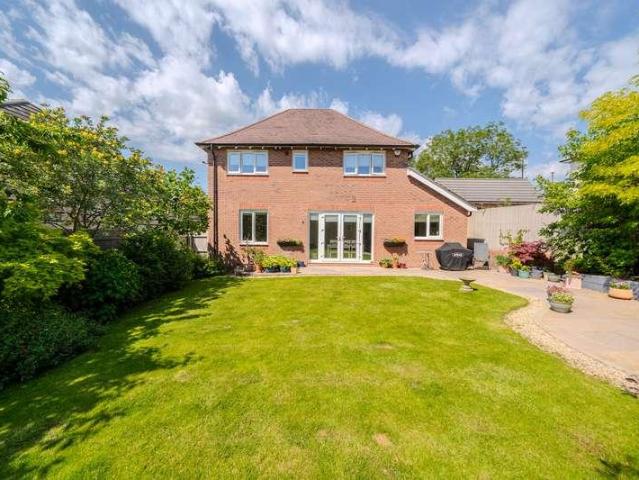 4 bed house for sale