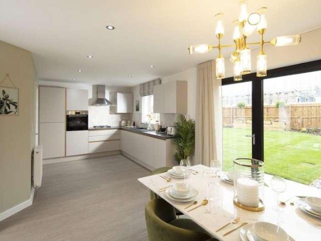 4 bed house for sale