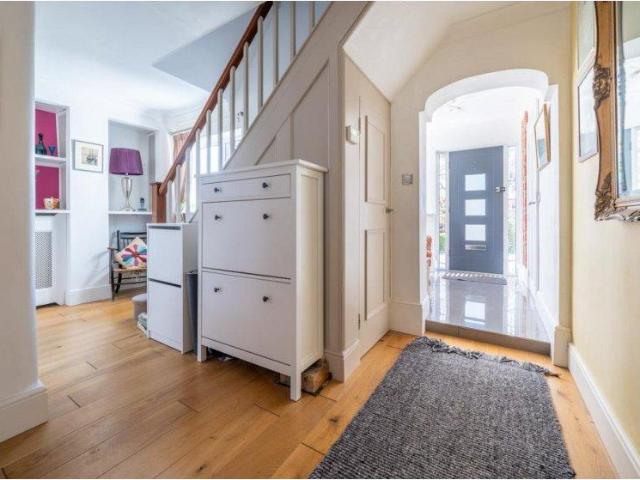 4 bed house for sale