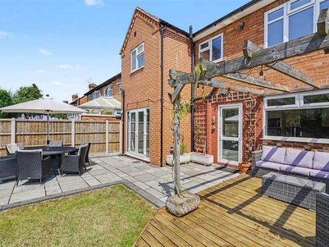 4 bed house for sale
